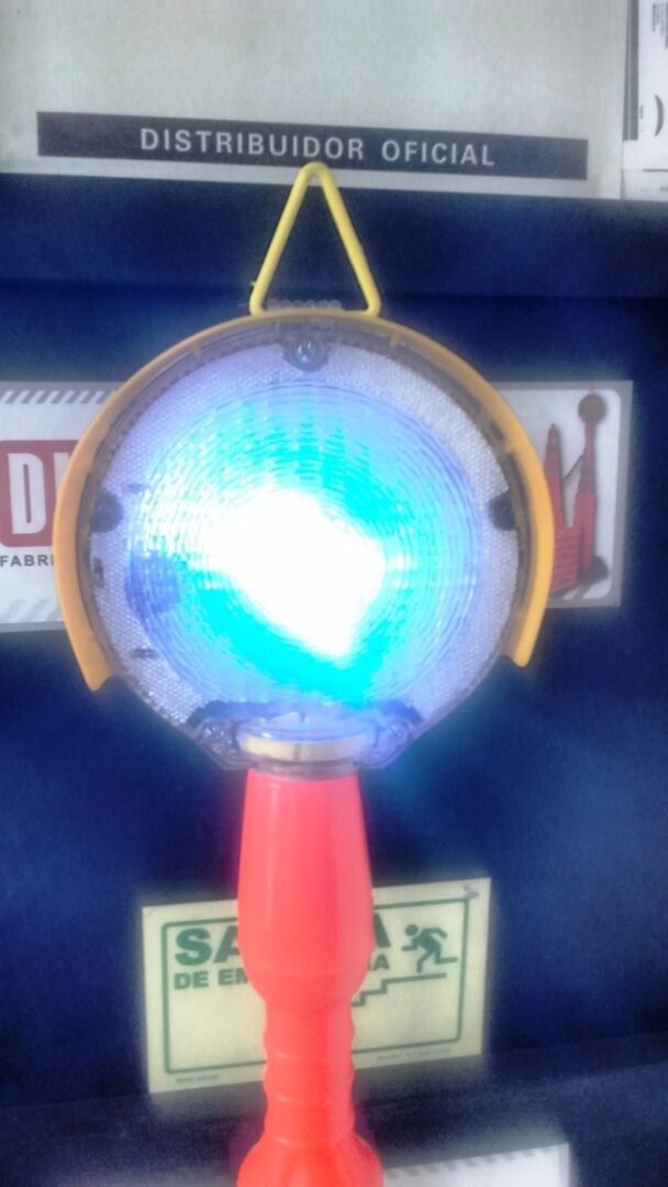 Baliza Faro Azul Intermitente Vial Cono Luz Led C/pila 500hs - Abete